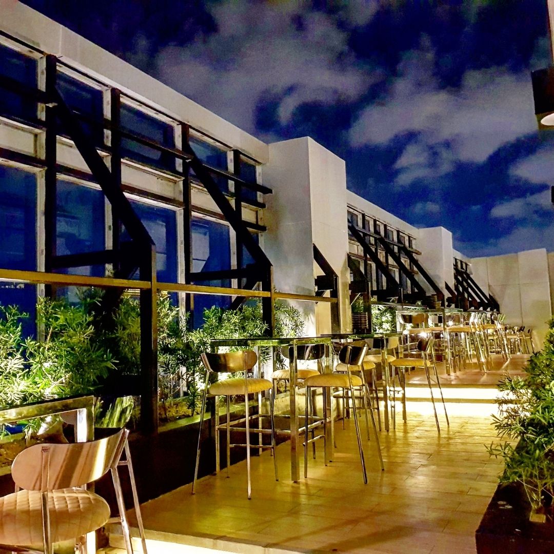 Discover 6 Rooftop Bars in Makati City - Go for Lokal [g4l] Philippines