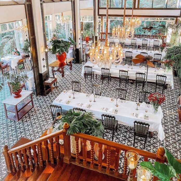 11 Restaurants in Tagaytay With an Incredible View of Taal - Go for ...
