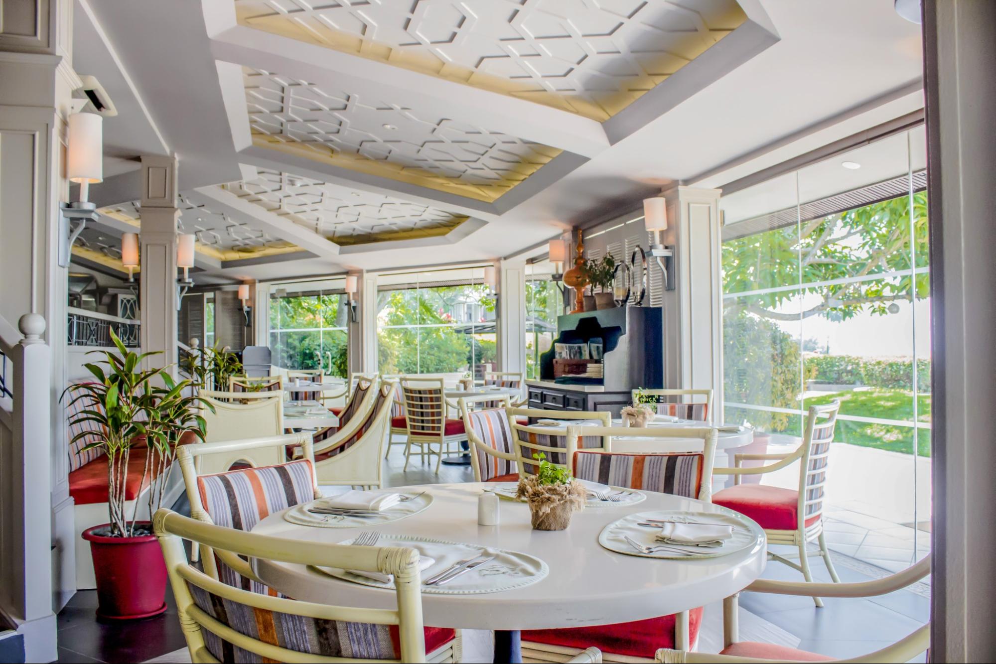 11 Restaurants in Tagaytay With an Incredible View of Taal - Go for ...